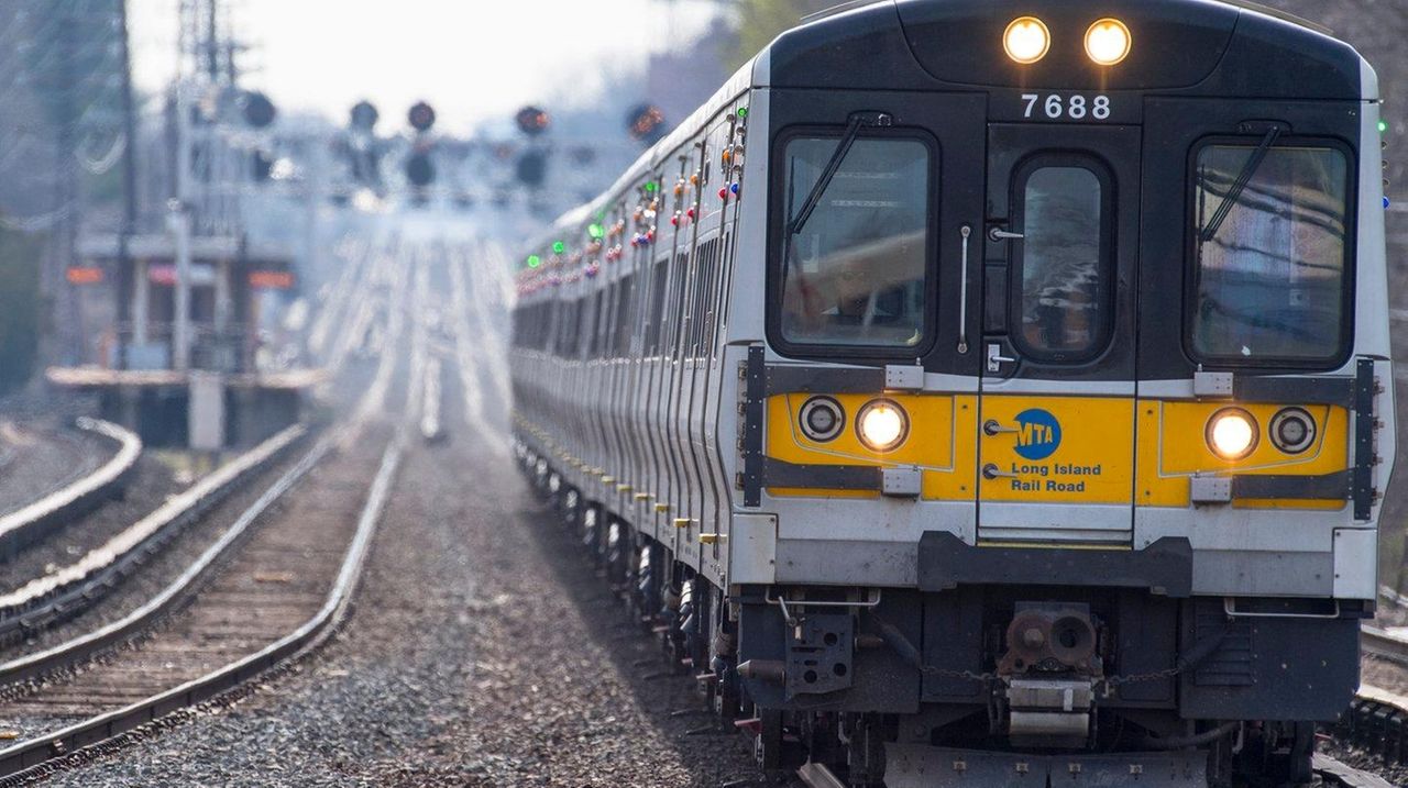 Clear the rails for the LIRR third track - Newsday