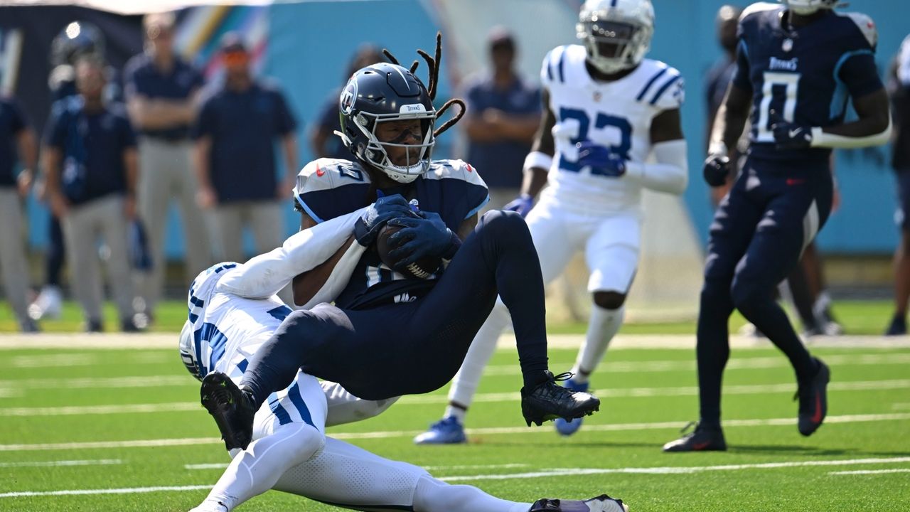 Chiefs finalize trade with Titans for 3-time All-Pro wide receiver ...