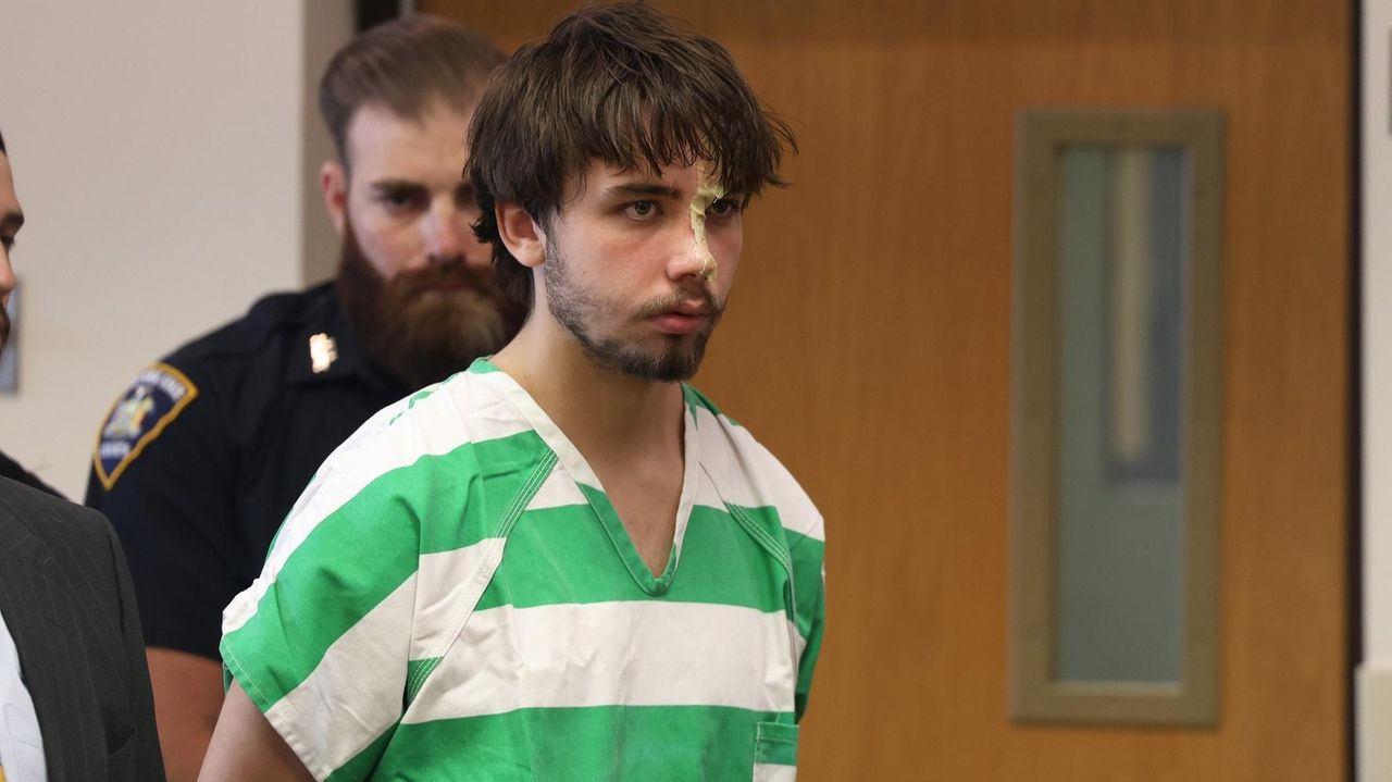 Austin Lynch, Nesconset teen accused of fatally shooting ex-girlfriend ...