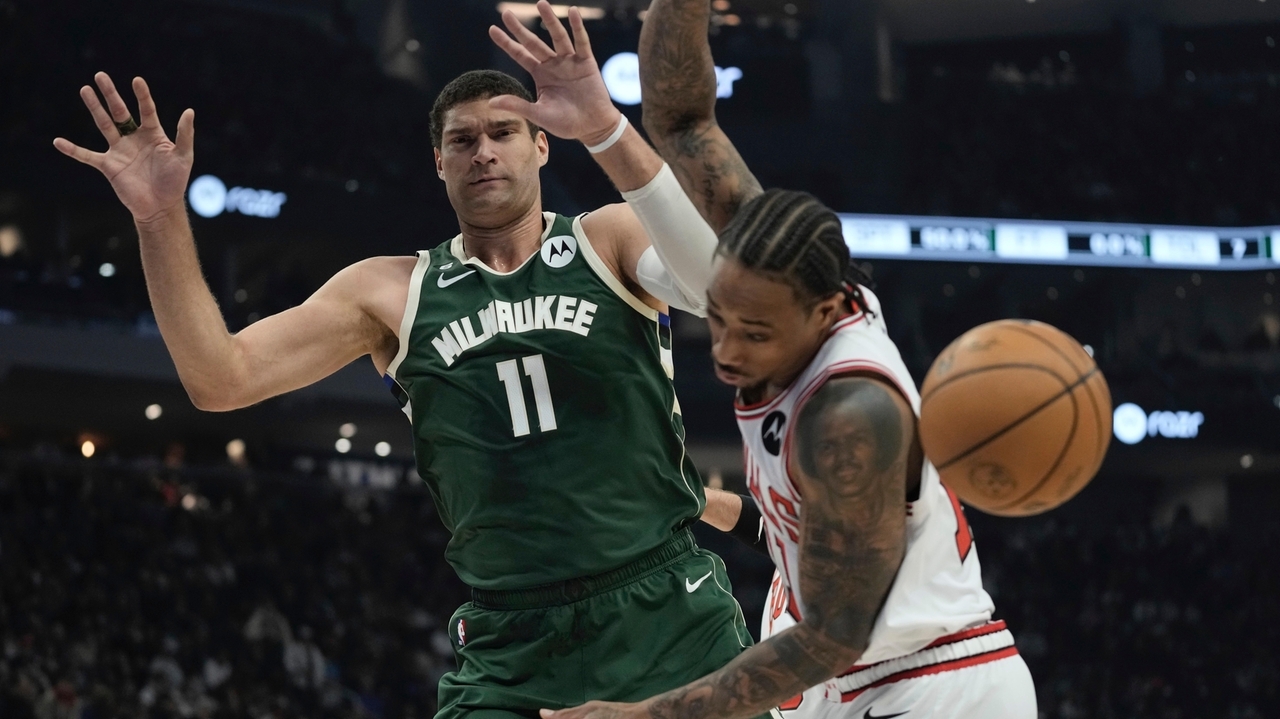Bucks wrap up top seed in NBA with 105-92 victory over Bulls - Newsday