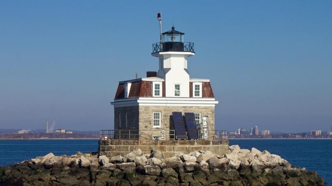 Want to buy an LI Sound lighthouse? You have until Aug. 20 - Newsday