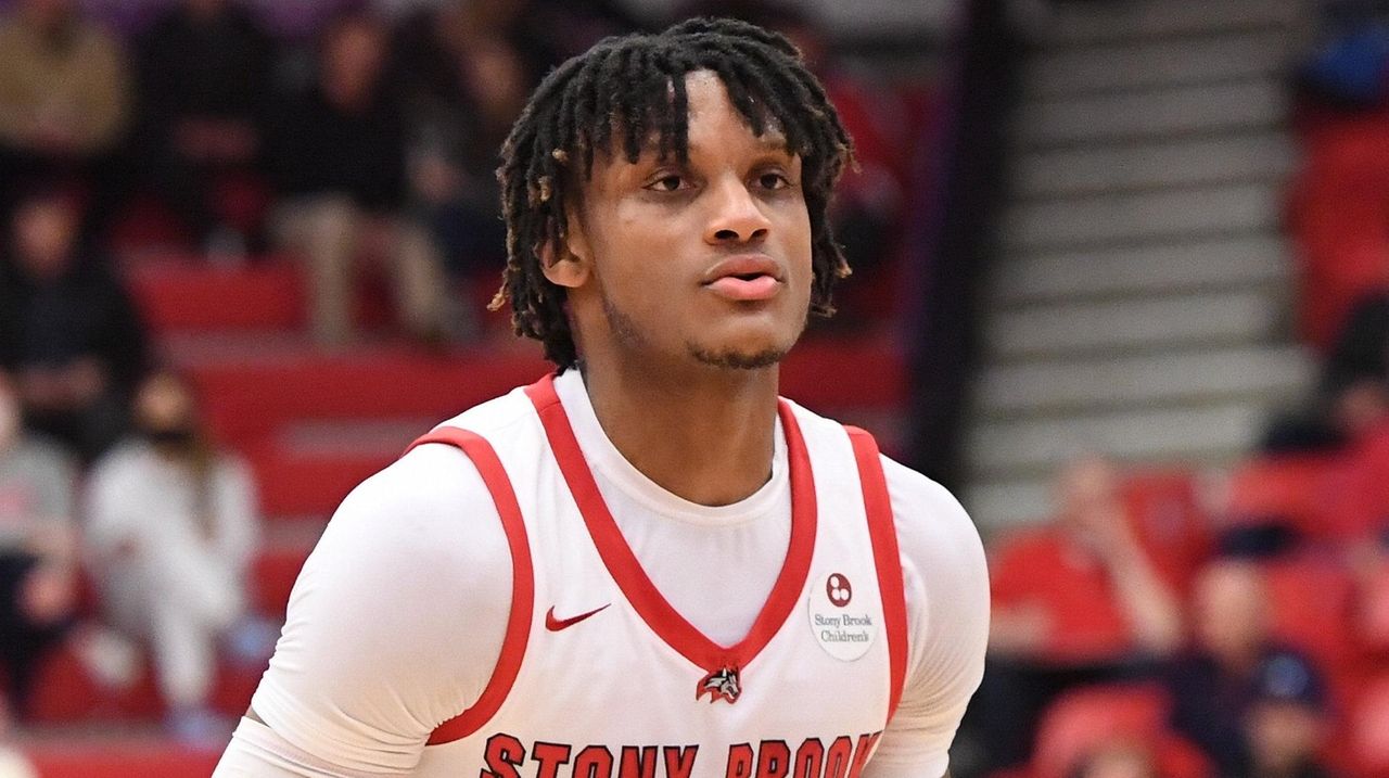 Greene, Roberts, Stony Brook hold off Hartford rally - Newsday