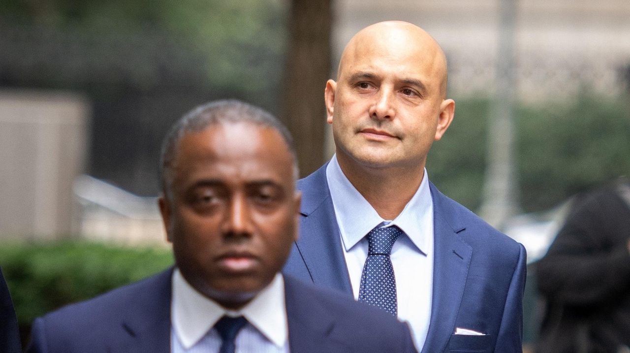 Federal prosecutors rest case in Craig Carton's alleged Ponzi scheme ...
