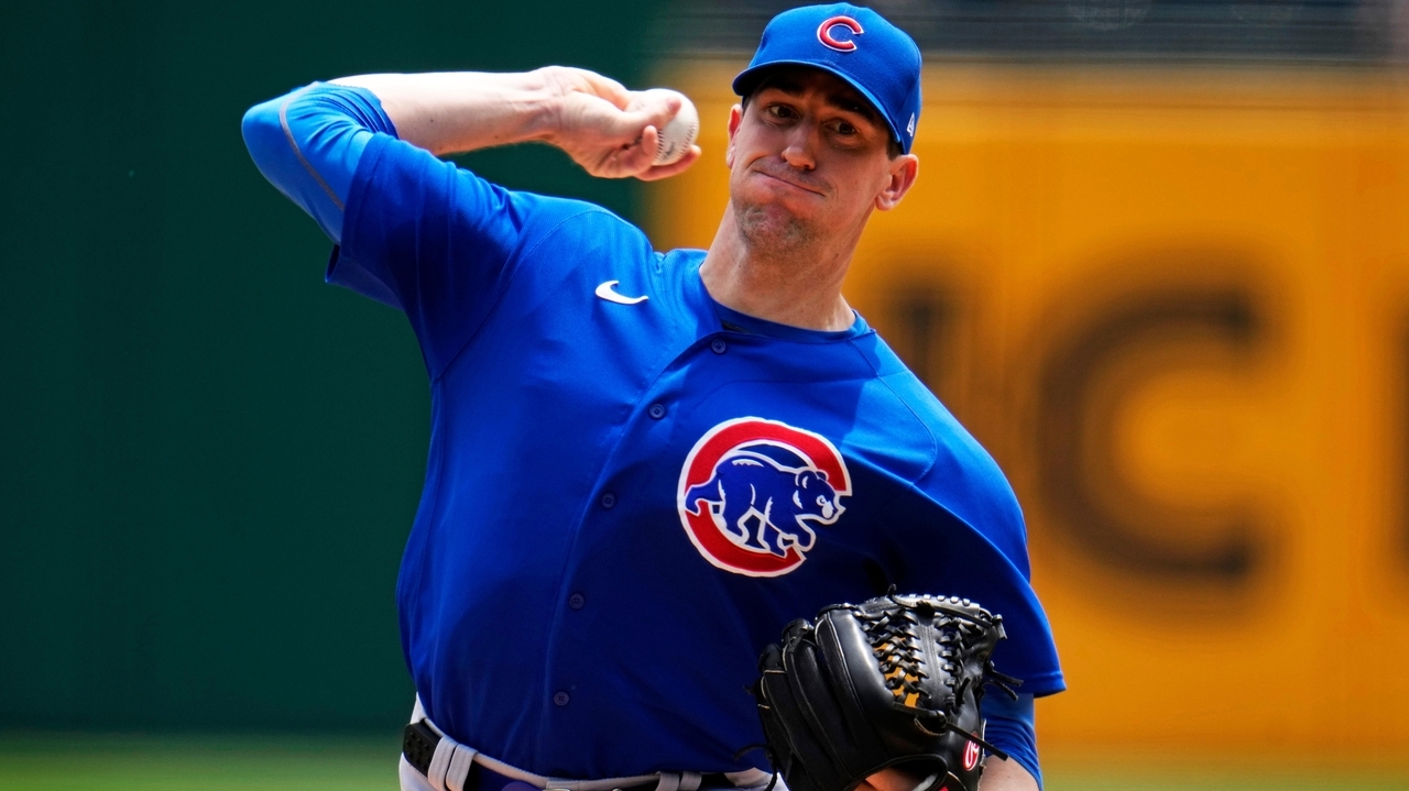Hendricks shuts down reeling Pirates as Cubs complete 3-game sweep with ...