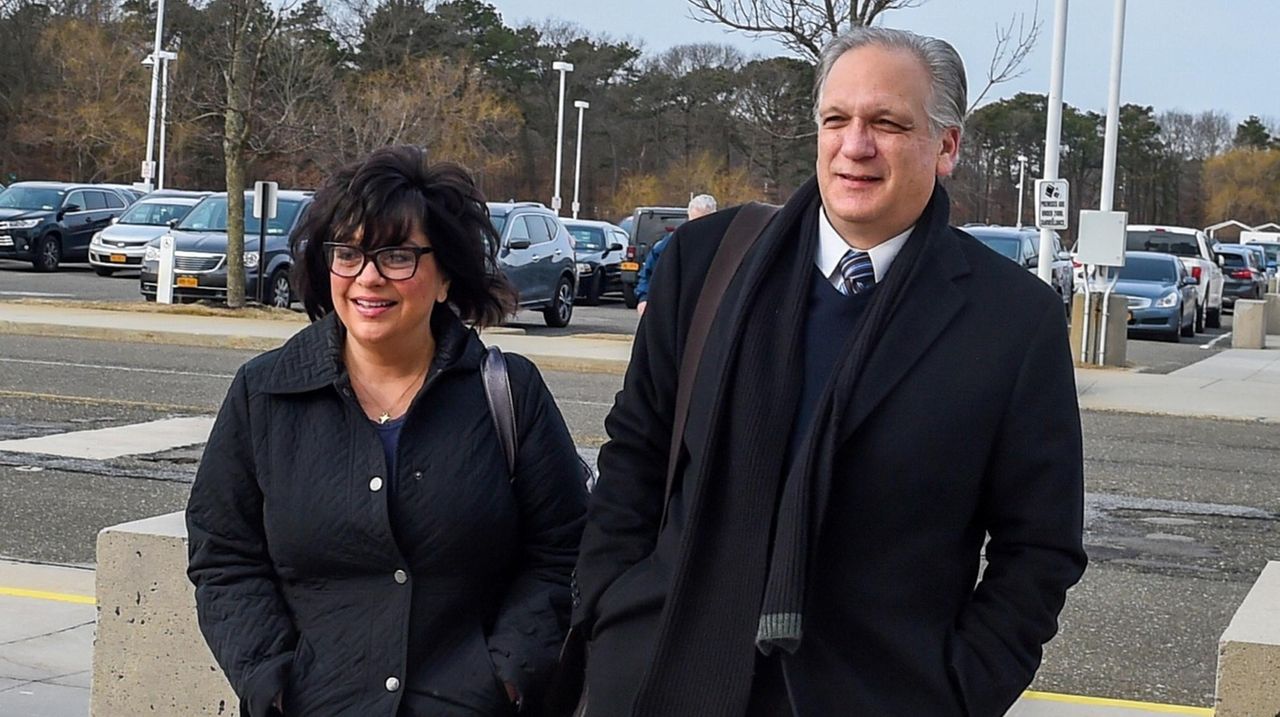 Linda Mangano's attorney suggests in closing argument that FBI 'set a ...