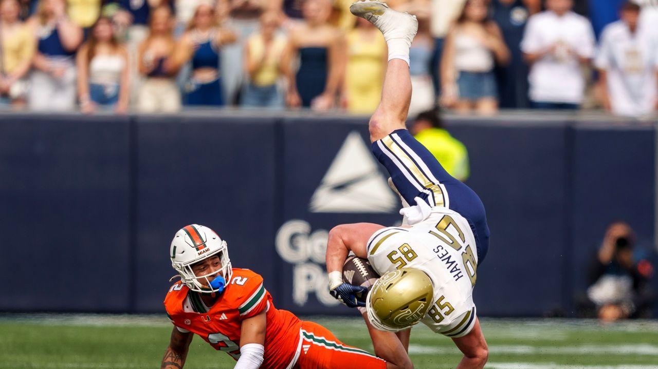 Haynes King leads Georgia Tech past Cam Ward, No. 4 Miami 28-23 for ...