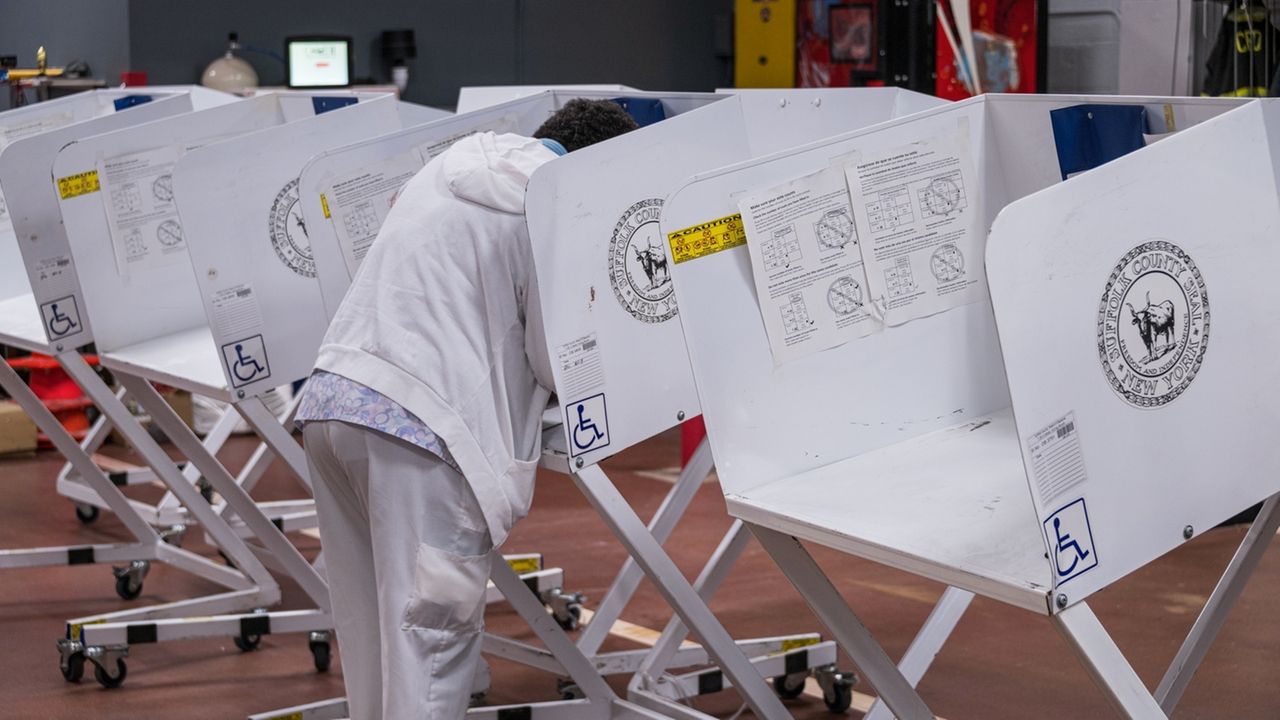 NY elections board tentatively approves controversial touch-screen ...