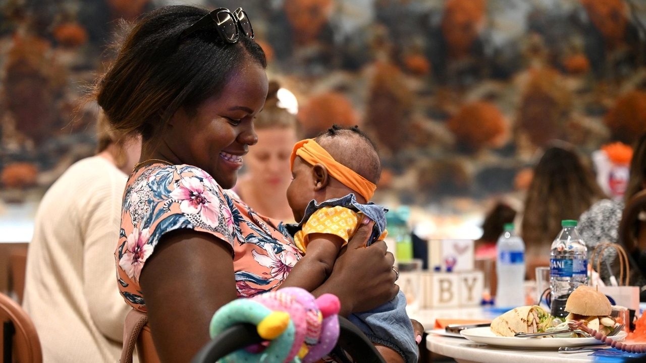 Islanders Host Shower For 25 Military Moms Moms To Be Newsday