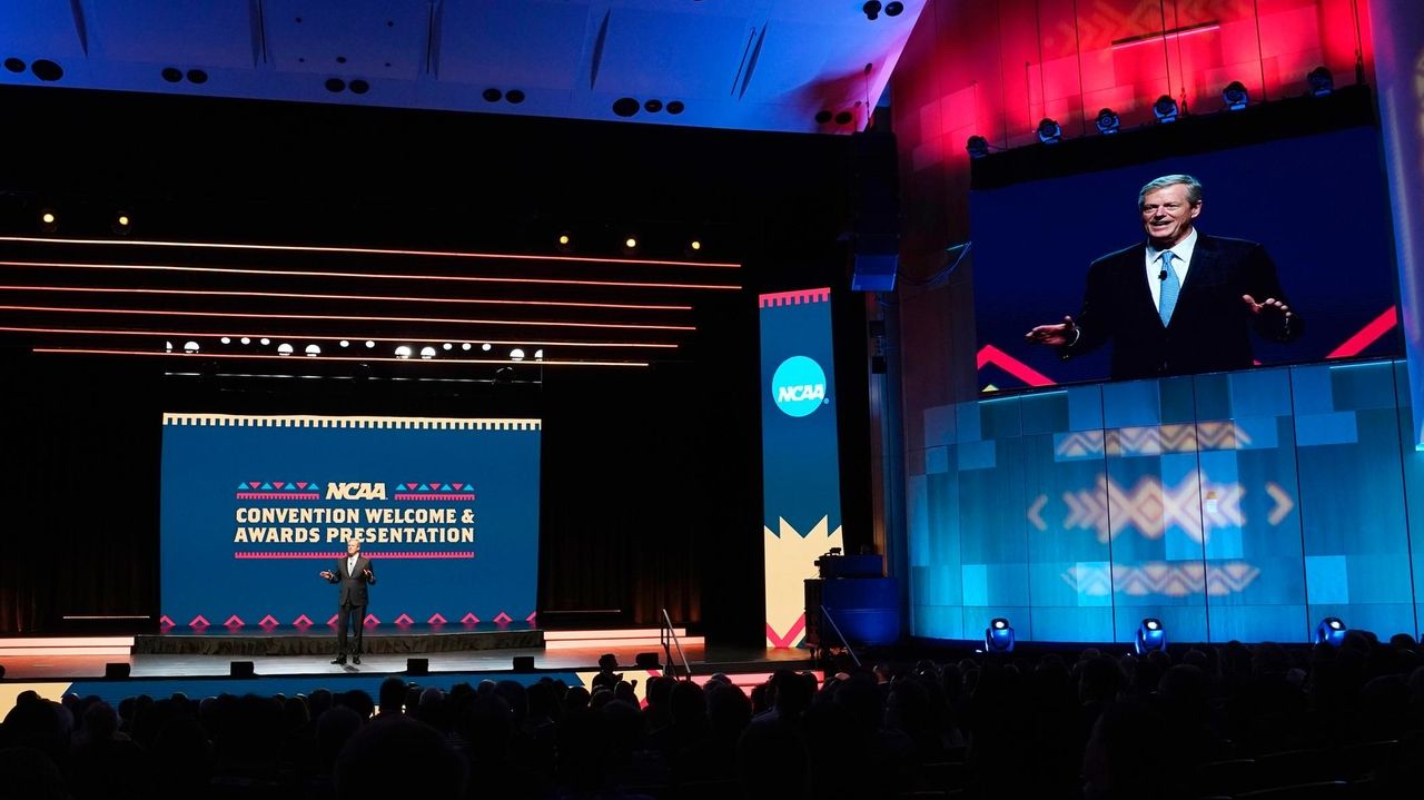 NCAA takes step toward determining if new tier of Division I where ...