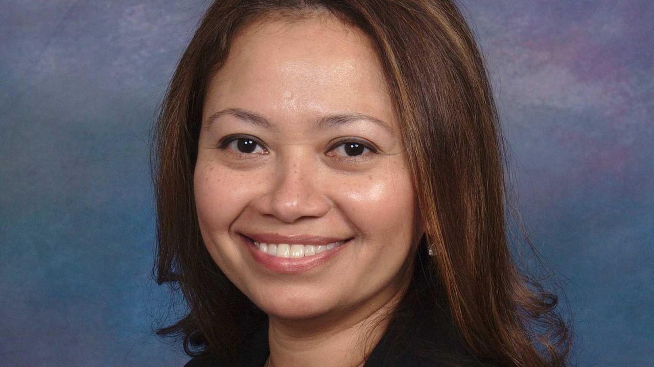 Long Island hires and promotions: Lissette Colon, RE/MAX Hearthstone ...