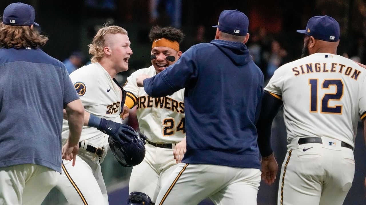 Joey Wiemer's 10th-inning single lifts Brewers over Orioles 4-3 - Newsday