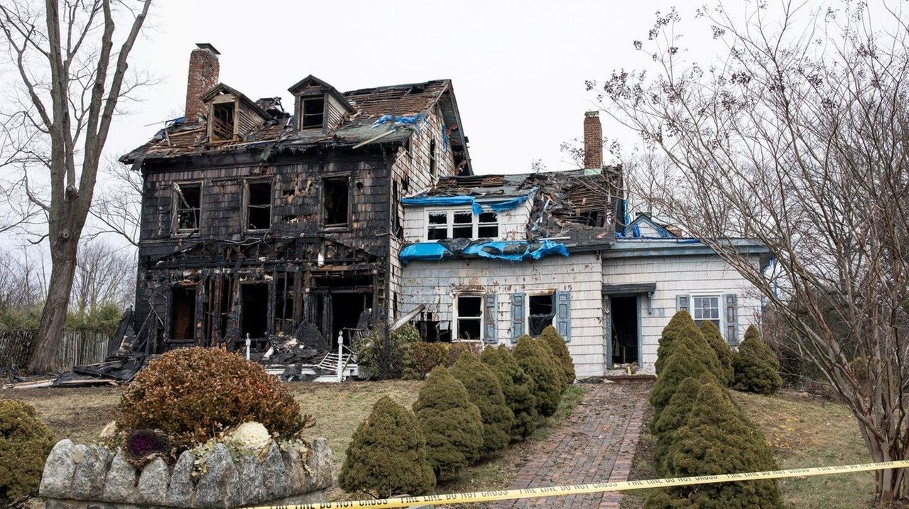 Baxter House fire’s cause not determined, inspectors say - Newsday