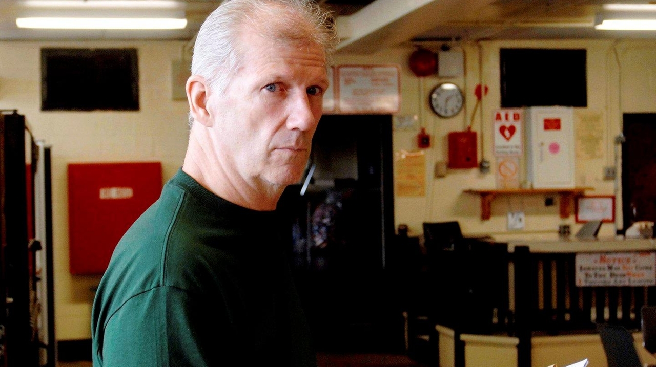 Cop killer John MacKenzie found dead in prison, officials say - Newsday
