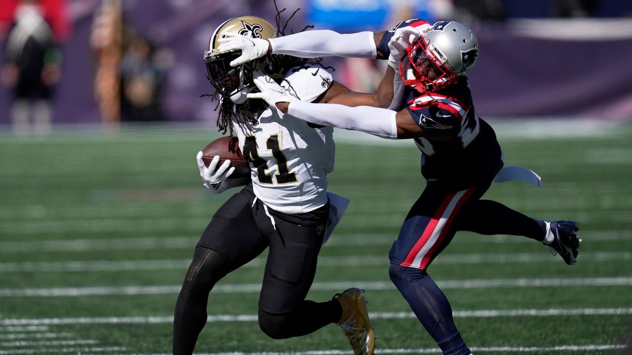 Kamara becomes Saints' career TD leader, Carr throws 2 TDs in 34-0 rout ...