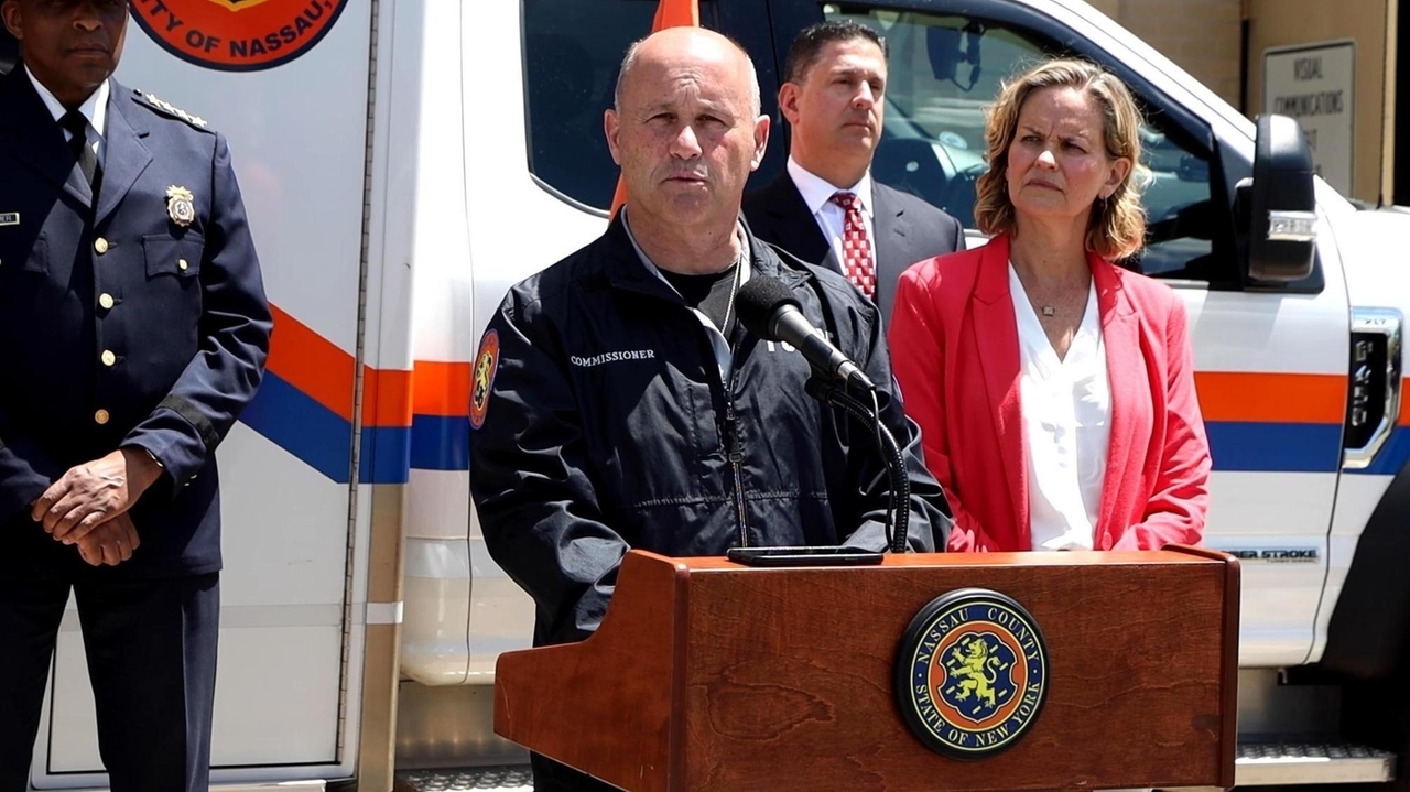 Cedarhurst man accused of threatening cops, Jewish community leaders ...