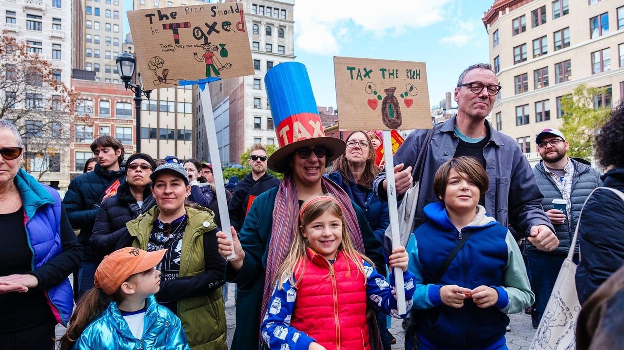 Zohran Mamdani backers in Manhattan rally for mayor-elect's campaign ...