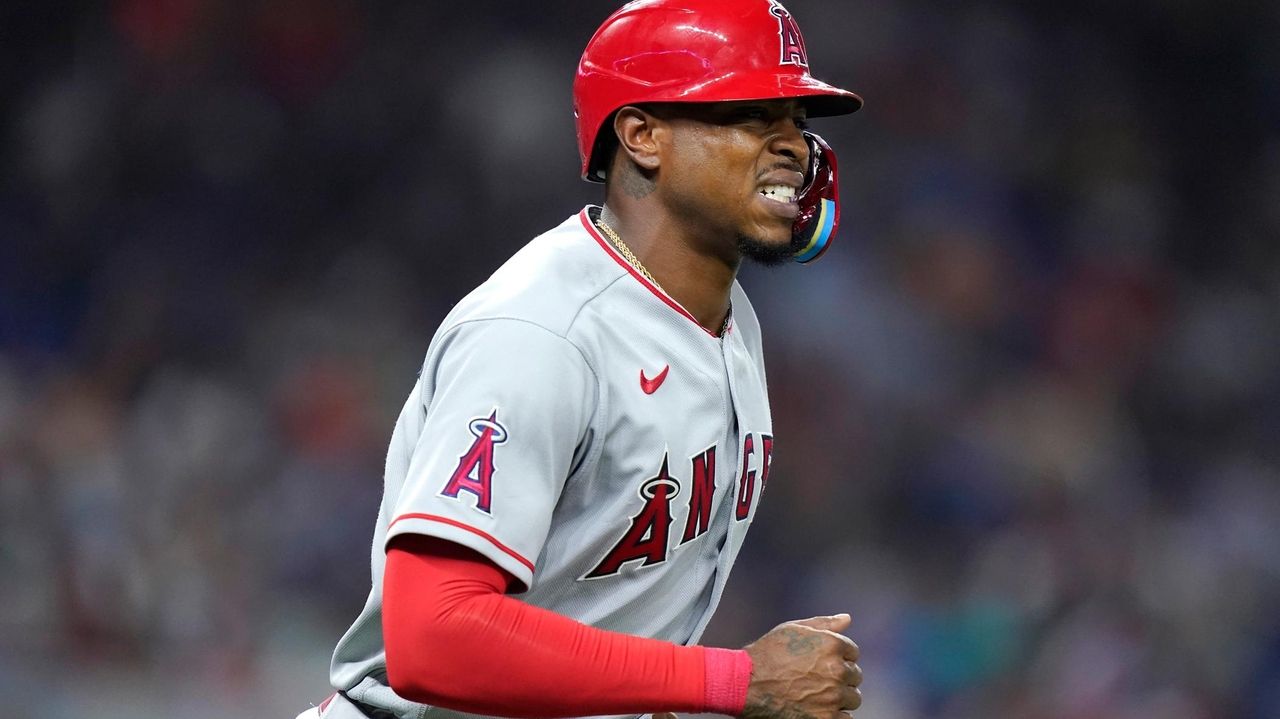 Ex-major league outfielder Monte Harrison, 28, plans to walk on with ...