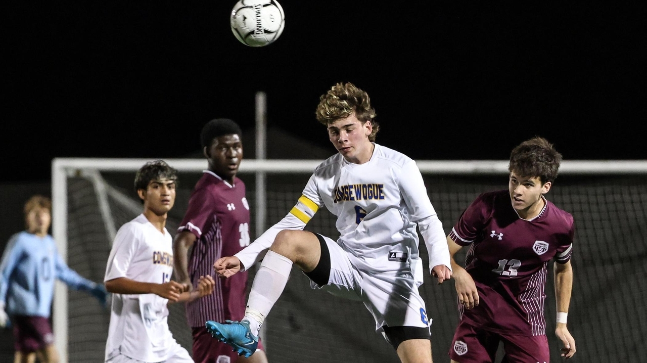 Long Island Class AA boys soccer final: Garden City vs. Comsewogue ...
