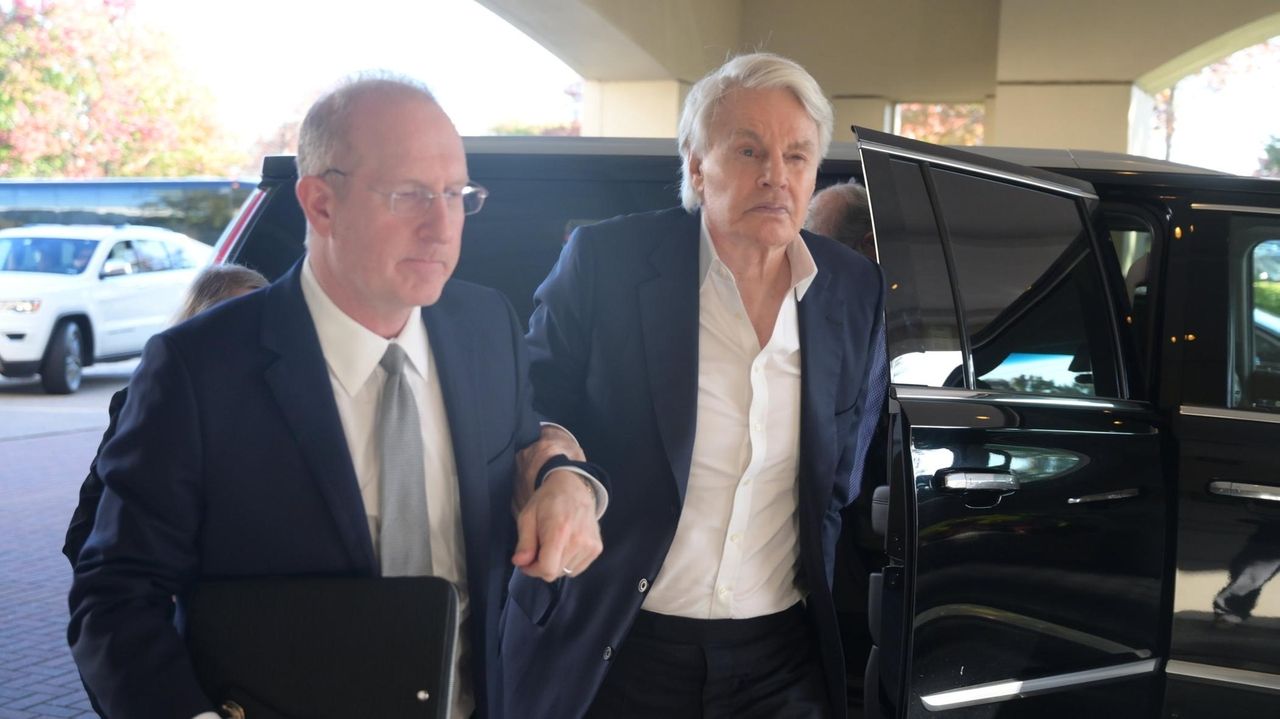 Michael Jeffries, former Abercrombie & Fitch CEO, pleads not guilty to ...