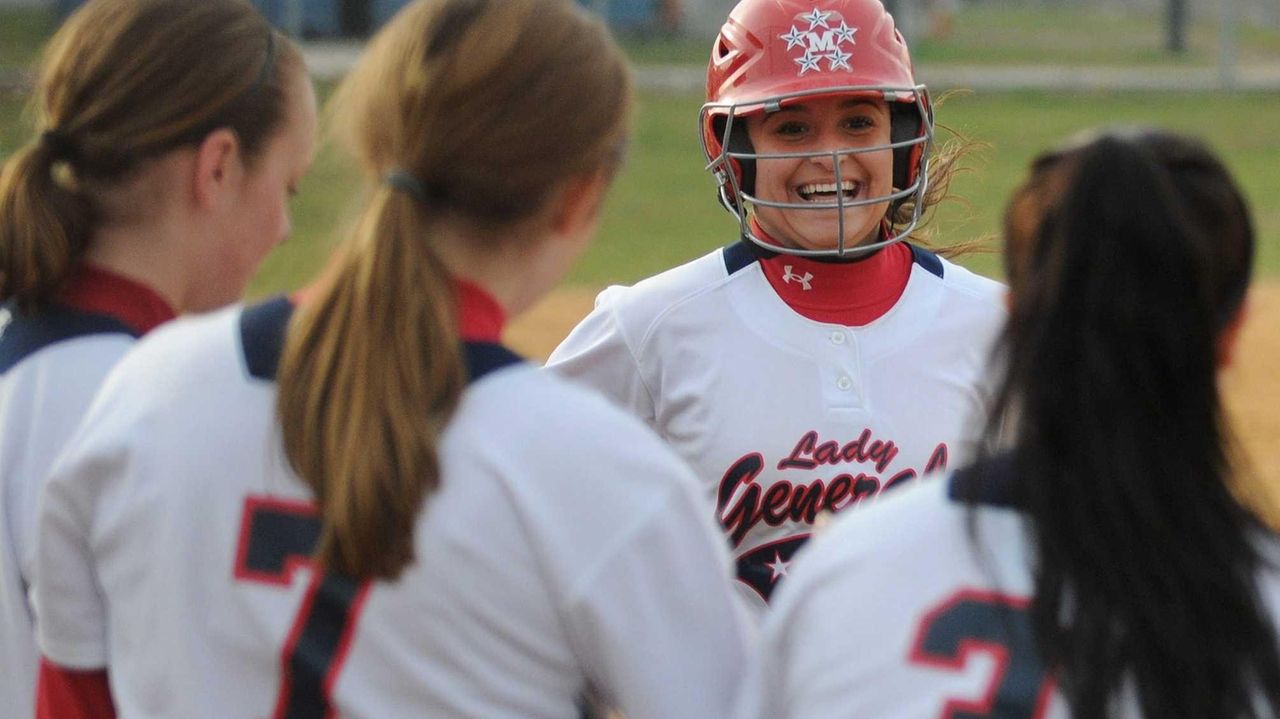 Kristen Arbiter hits two HRs as MacArthur tops Massapequa - Newsday