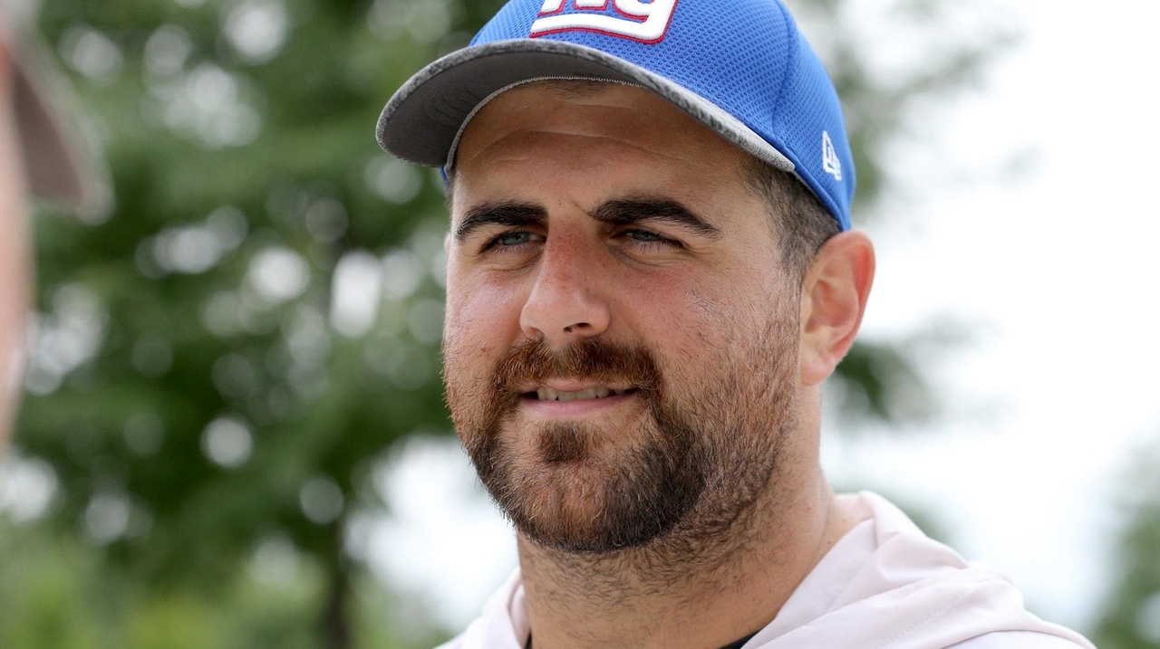John Greco takes over at center for Giants after Jon Halapio's injury ...