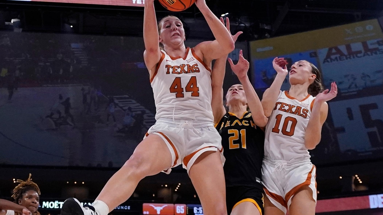 Jones, Harmon lead No. 5 Texas to 106-62 victory over Long Beach State ...