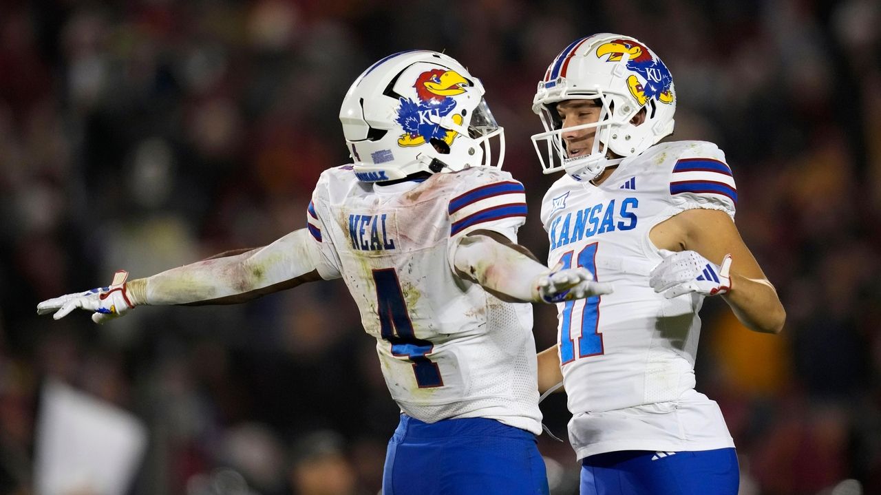 No. 19 Kansas tries to stay in Big 12 title hunt as Texas Tech comes to ...