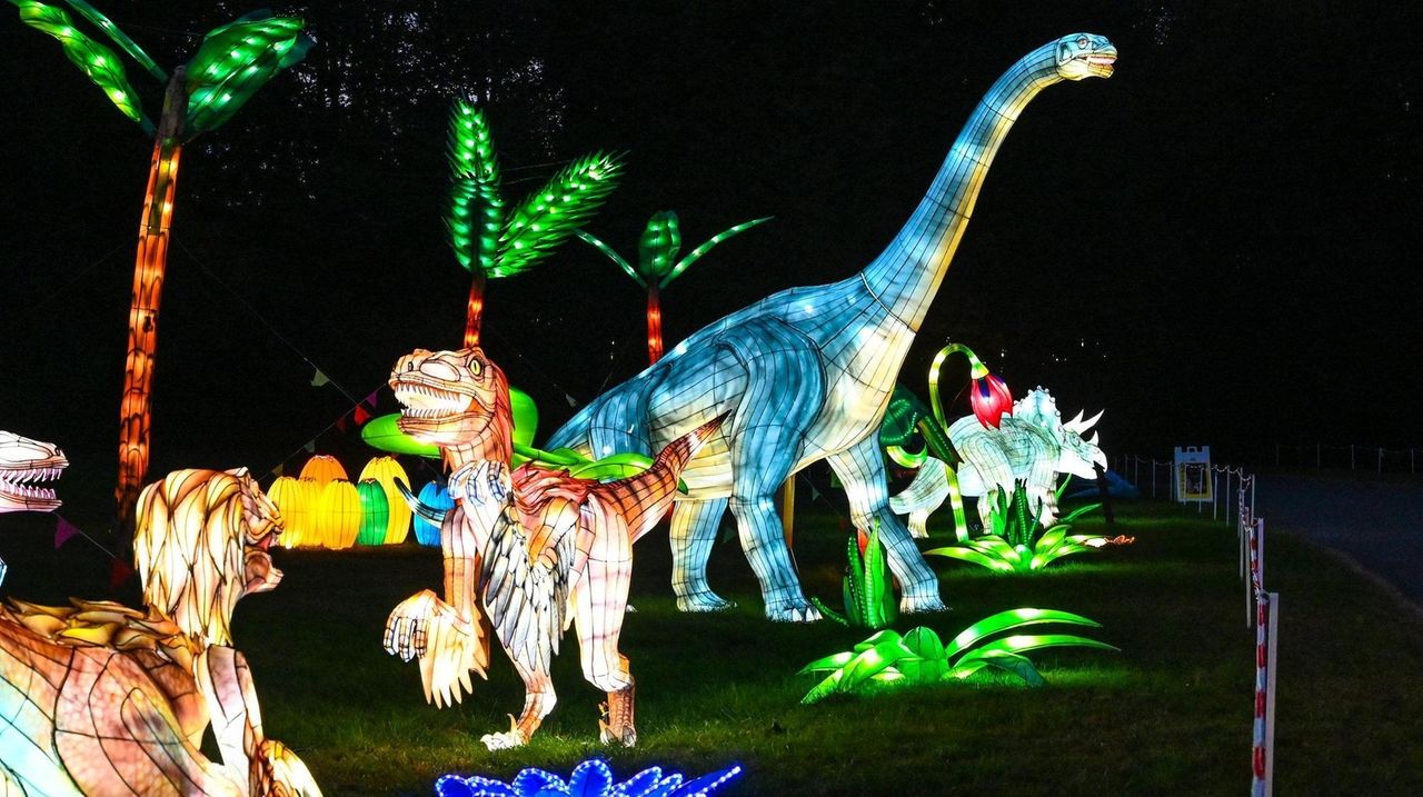 A drive-thru lantern festival makes its debut on Long Island - Newsday