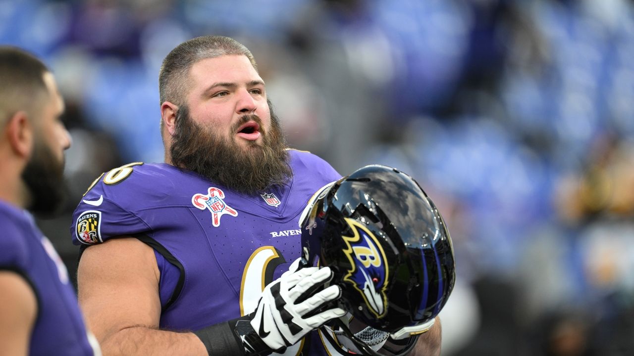 Ravens re-sign offensive lineman Ben Cleveland after 4 seasons with the ...