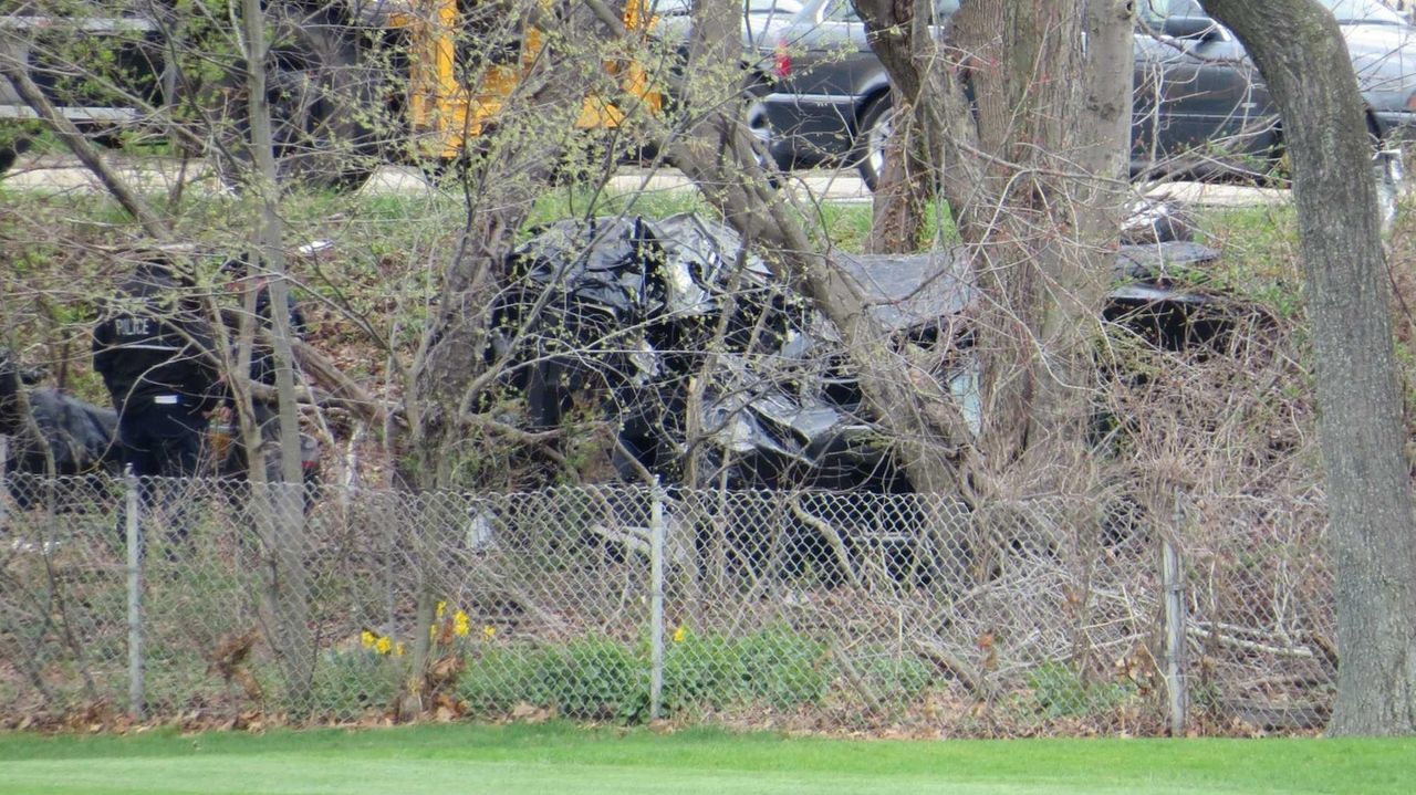 Driver Killed In Two Car Crash On Northern State Parkway Say Police