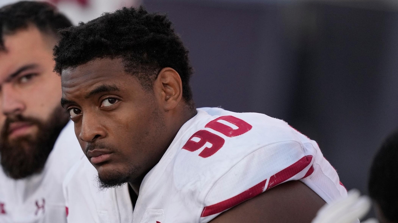 Wisconsin defensive lineman James Thompson Jr. could miss entire season ...