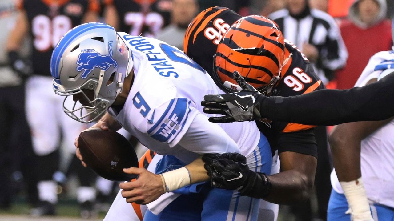 Lions eliminated from playoff contention after loss to Bengals - Newsday