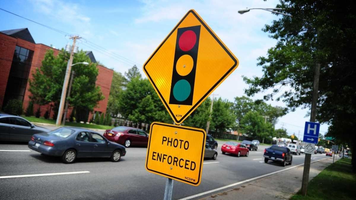Suffolk gives nod to more red-light cameras - Newsday