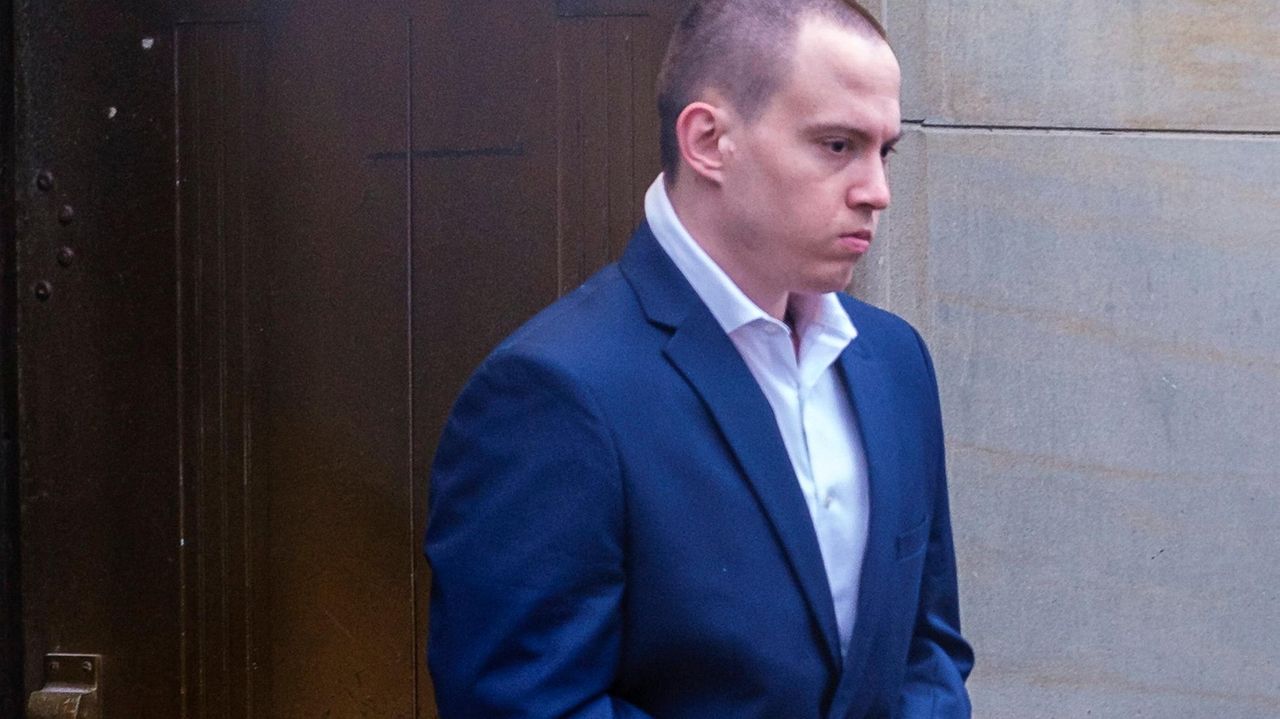 Lawyers give closing arguments in trial of ex-NYPD officer Errick Allen ...