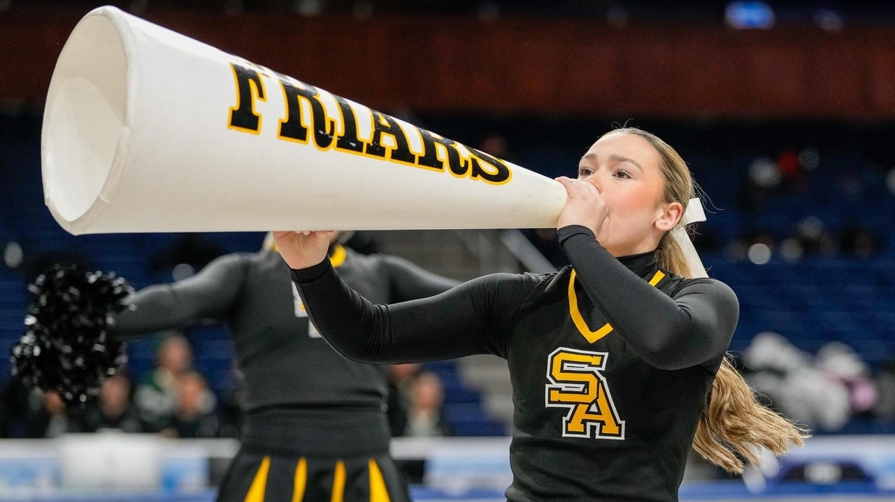 Energy, pride and school spirit: Newsday's 3rd annual Cheer Fest - Newsday