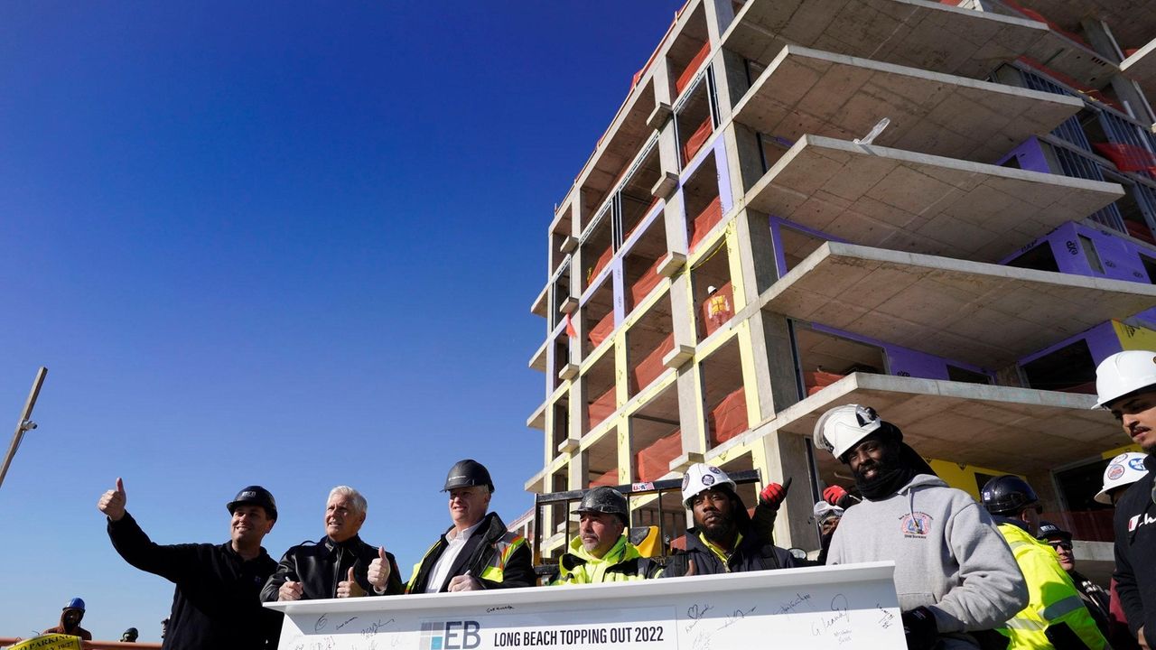 Topping-out ceremony marks progress at Long Beach Superblock project ...