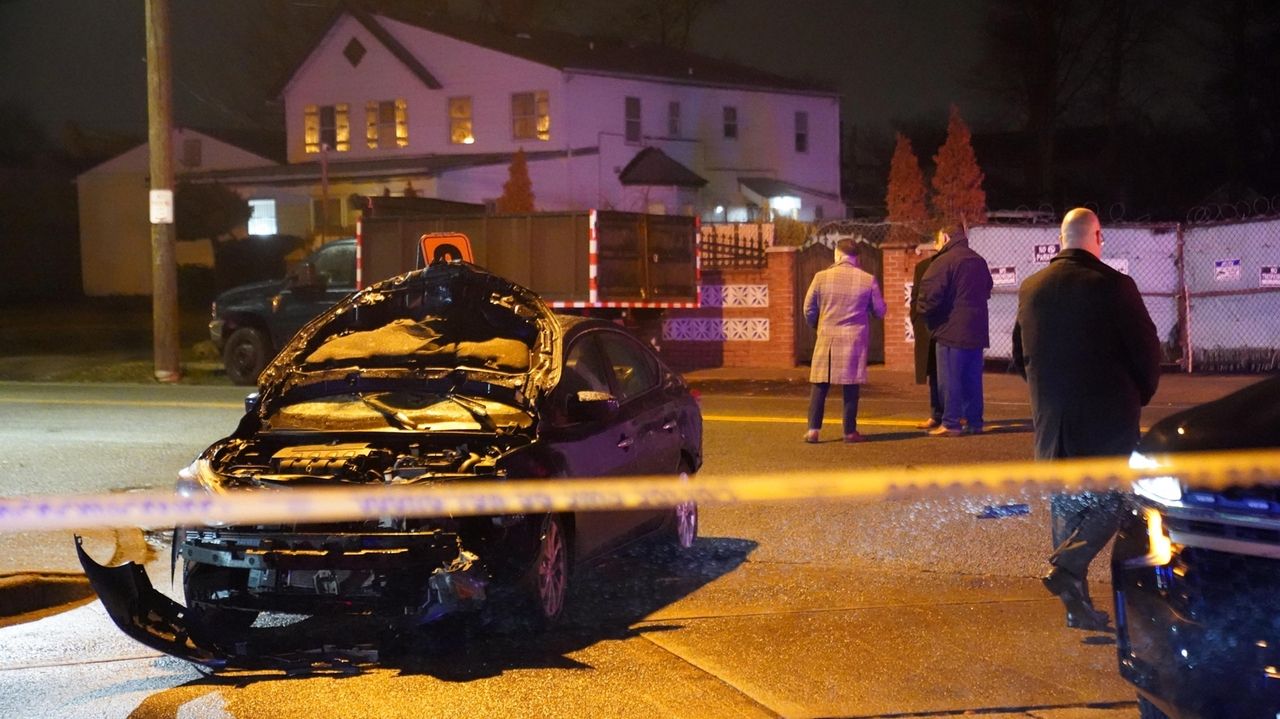 Freeport crash: Woman killed, driver charged with DWI, manslaughter - Newsday