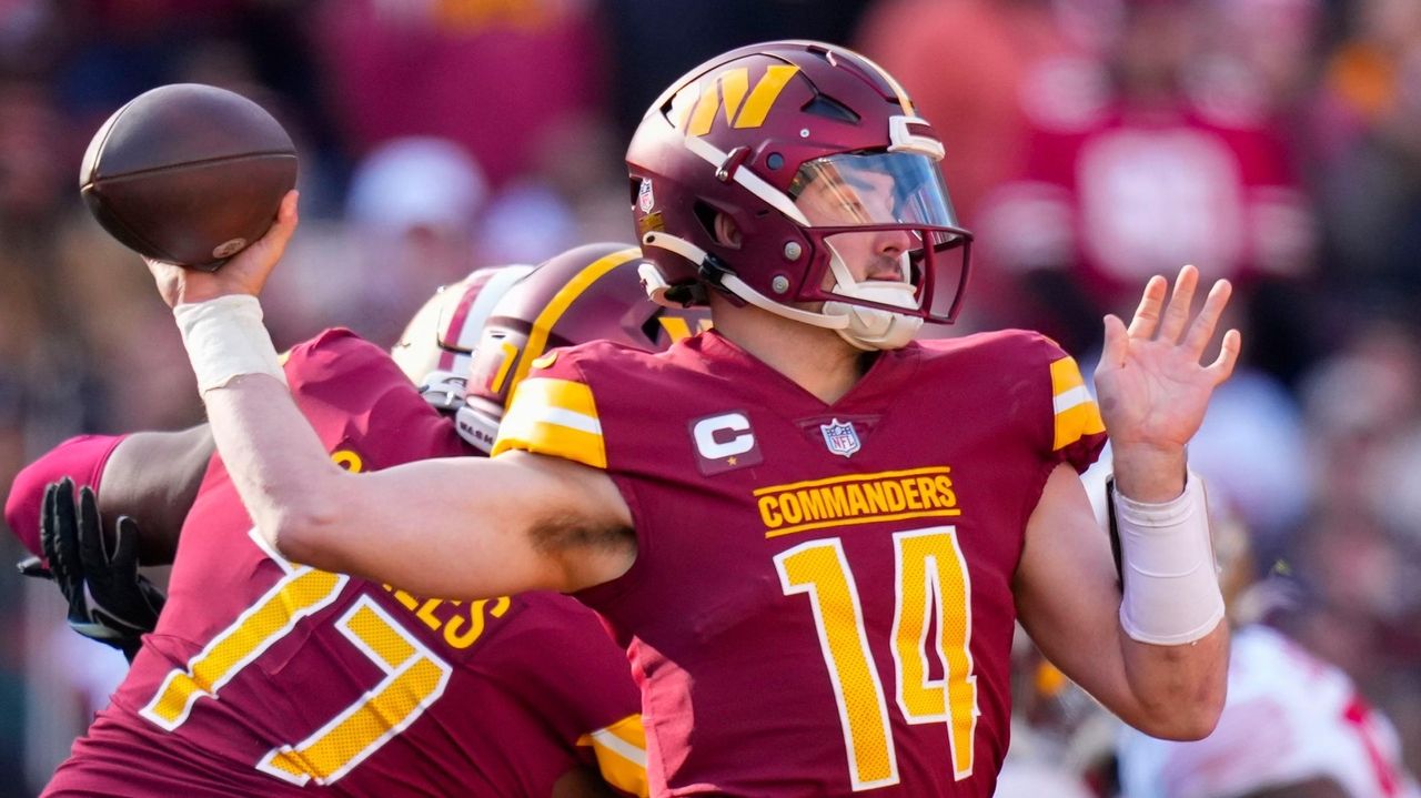 Commanders are sticking with Sam Howell at quarterback against the ...