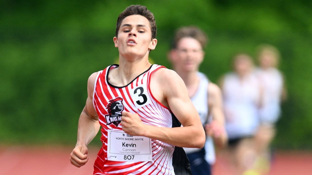 Floral Park's Kevin Cannon takes 3,200 meter race with big kick - Newsday