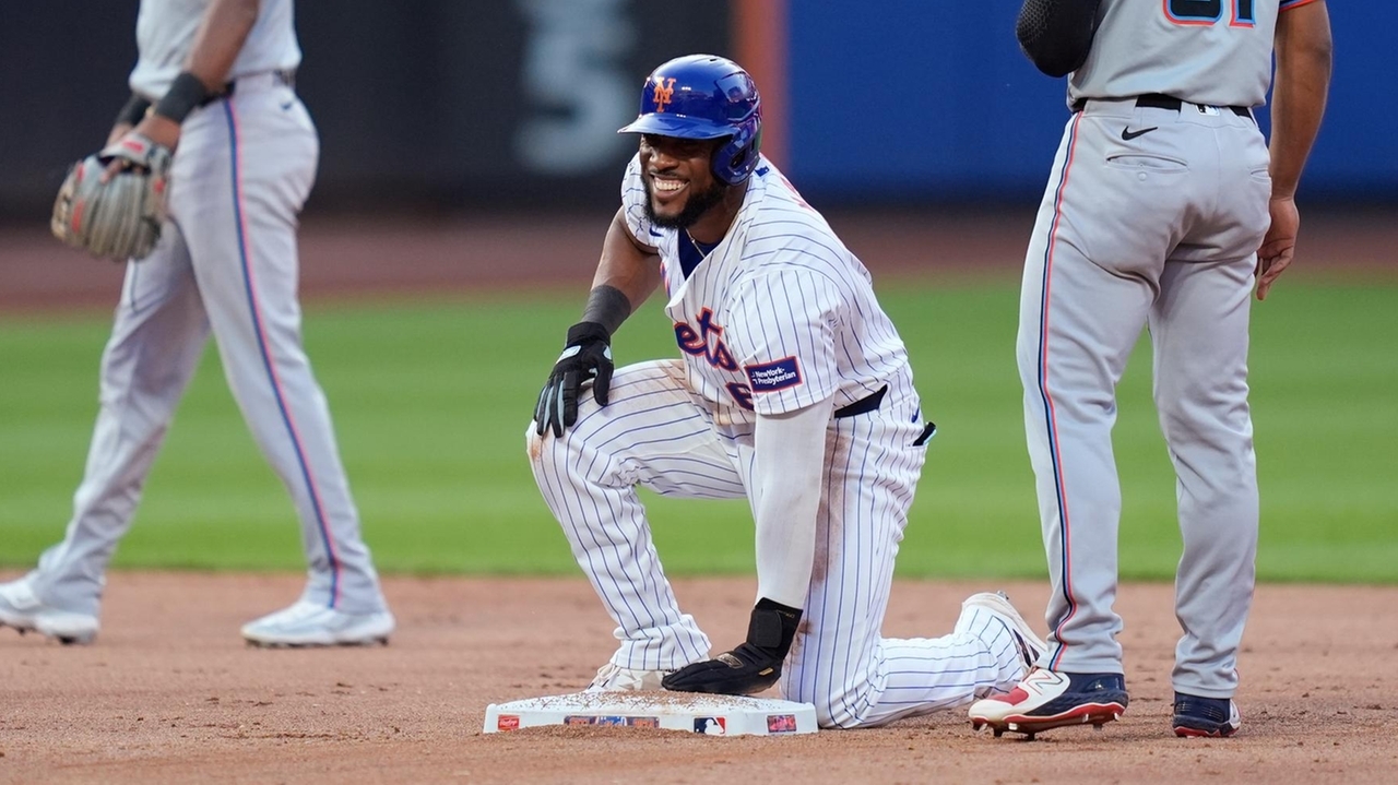 Mets' Starling Marte sits out with knee woes - Newsday