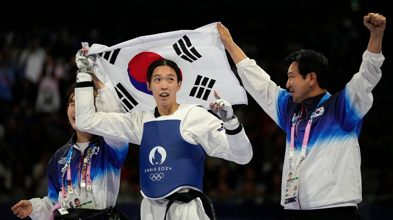 Kim Yu-jin wins another gold for South Korea, Ulugbek Rashitov secures ...