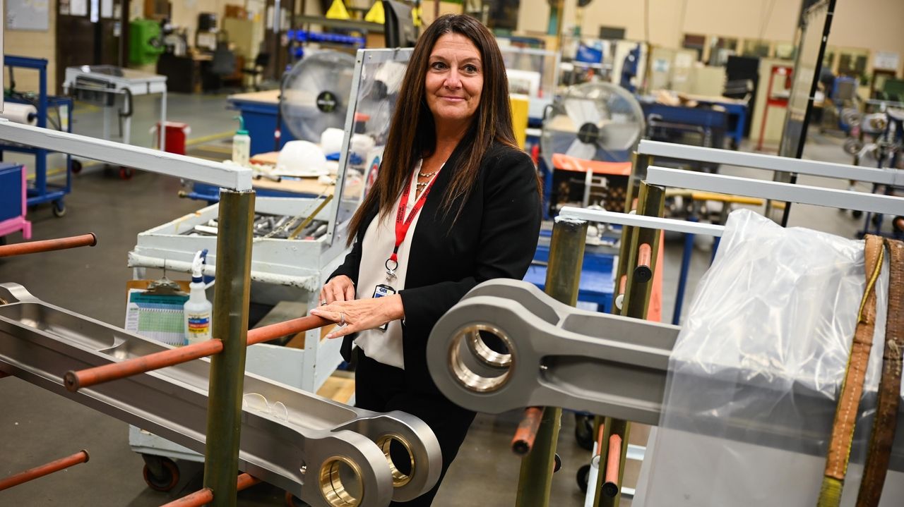 GKN Aerospace to close plant, lay off 200; executive rallies to place ...