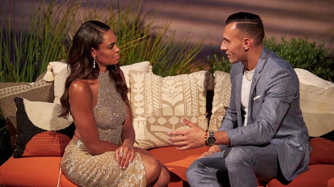 LI native Peter Izzo sent home on 'The Bachelorette' - Newsday