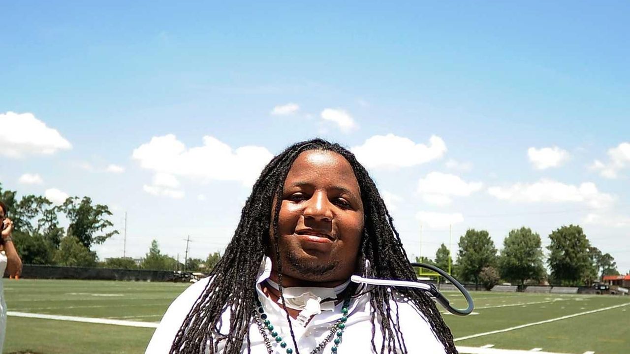 Devon Walker signs honorary contract with New Orleans Saints - Newsday