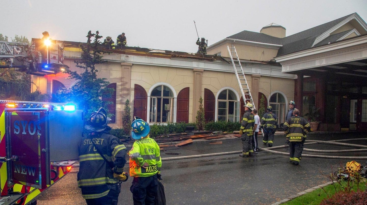 Official: Syosset catering hall closed temporarily after fire - Newsday