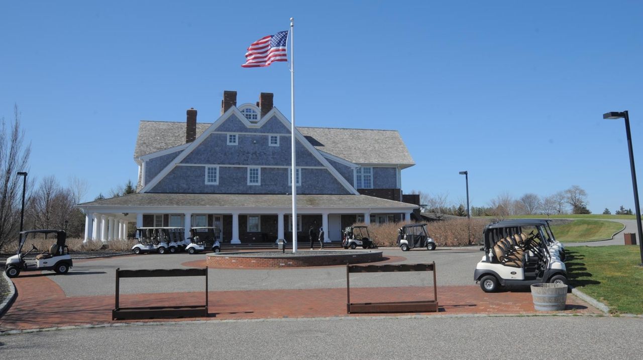 Golf cottage plan too much of a swing, some residents say - Newsday