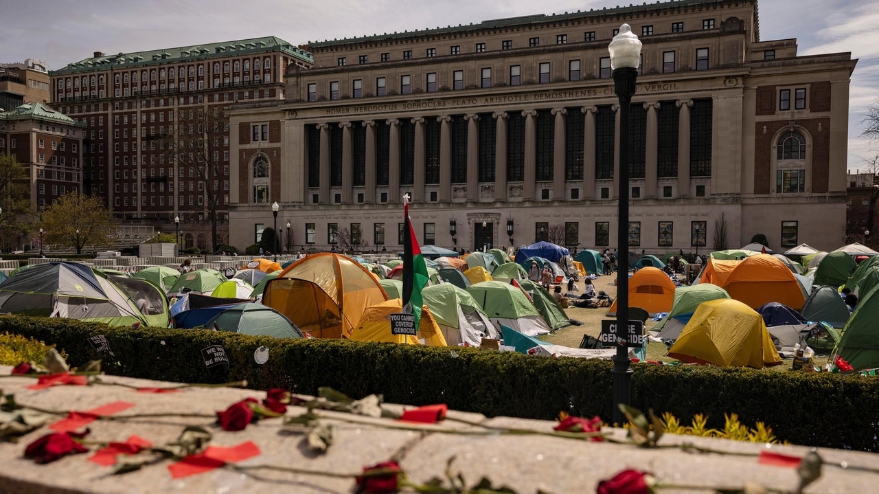 Anti-war protesters dig in as some schools close encampments after ...