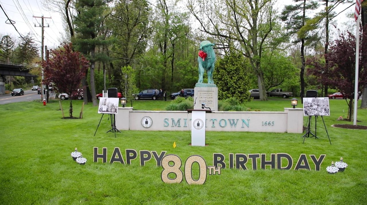 Smithtown celebrates statue: 'Whisper the Bull' going strong after 80 ...