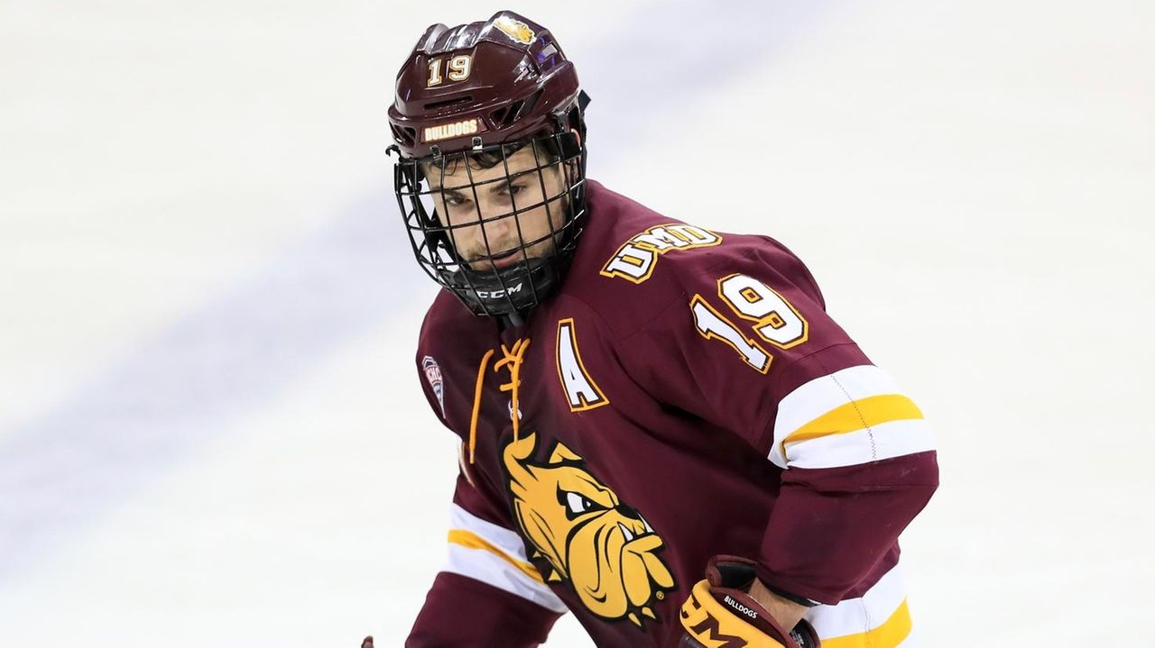 Defense-minded forward Justin Richards signs free-agent deal with ...