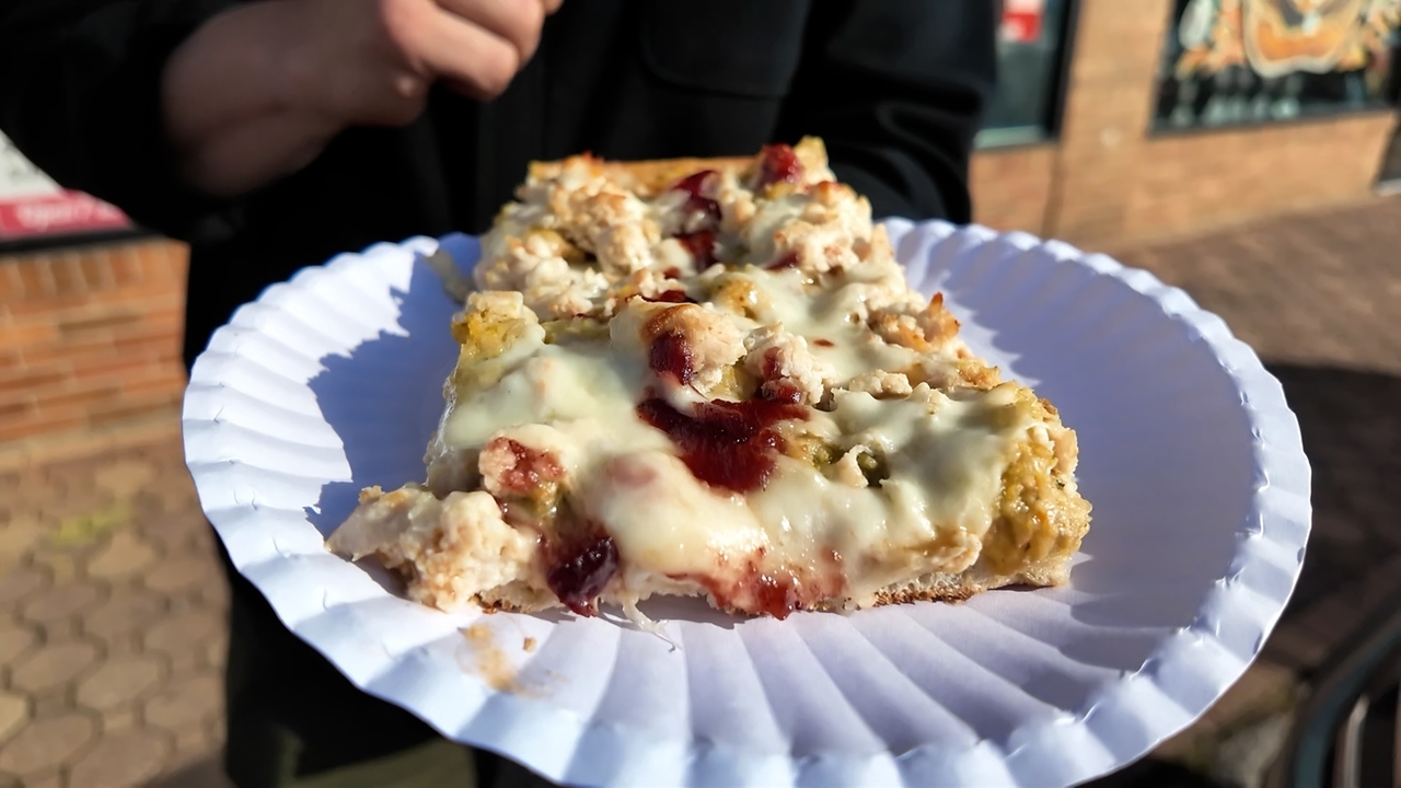Trendy Bites: Thanksgiving pizza has all the trimmings - Newsday